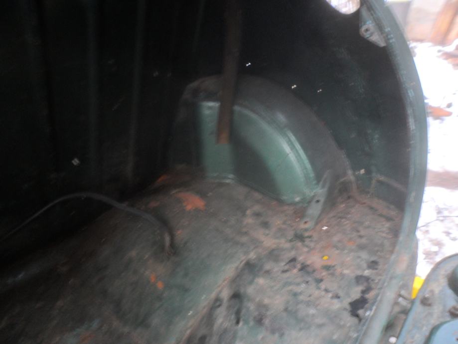 Mini Austin Moris gola karoserija 1 serije letnik 59 in čist nov motor