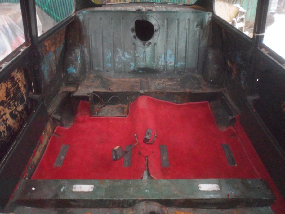 Mini Austin Moris gola karoserija 1 serije letnik 59 in čist nov motor