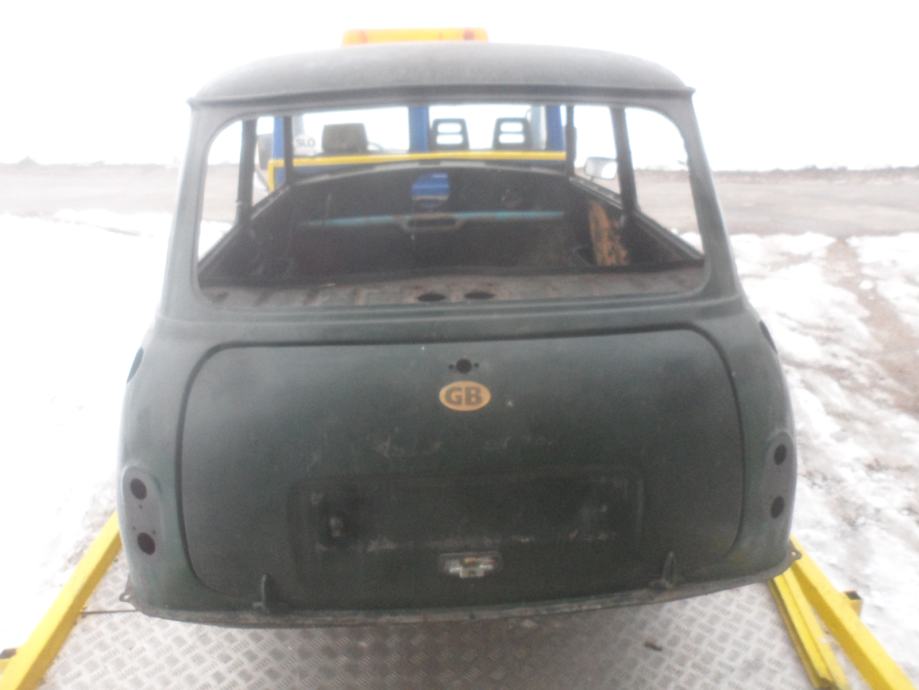 Mini Austin Moris gola karoserija 1 serije letnik 59 in čist nov motor