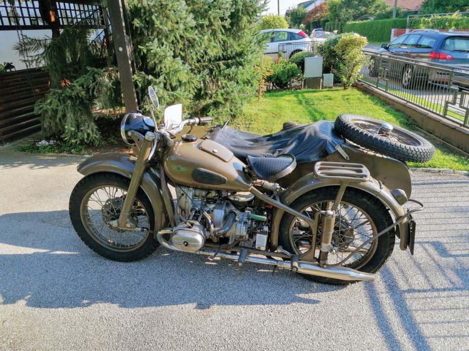 Motorno kolo s prikolico Ural M61