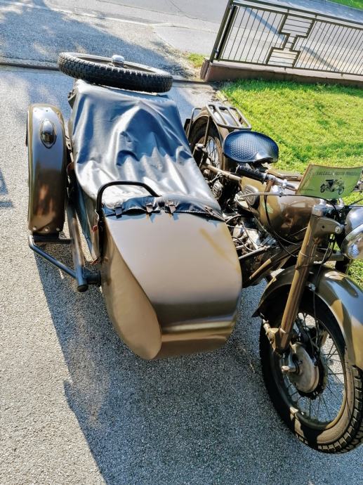 Motorno kolo s prikolico Ural M61