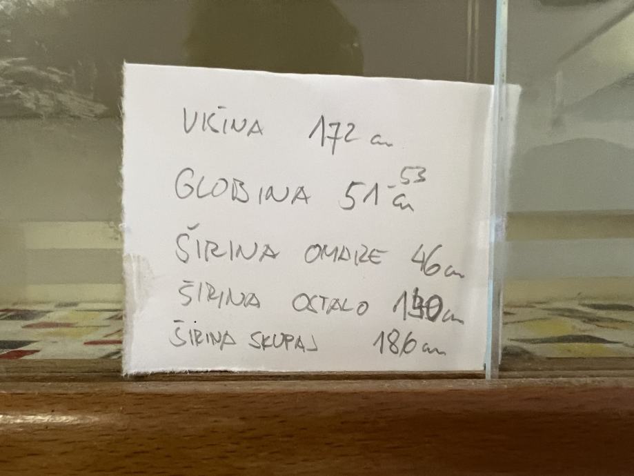 UGODNO - Bela kredenca