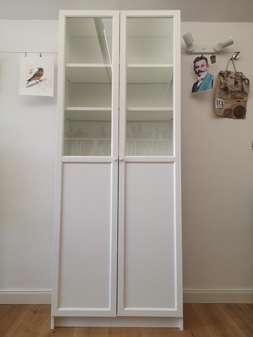 OMARA S STEKLENIMI VRATI, VITRINA - BILLY/OXBERG IKEA