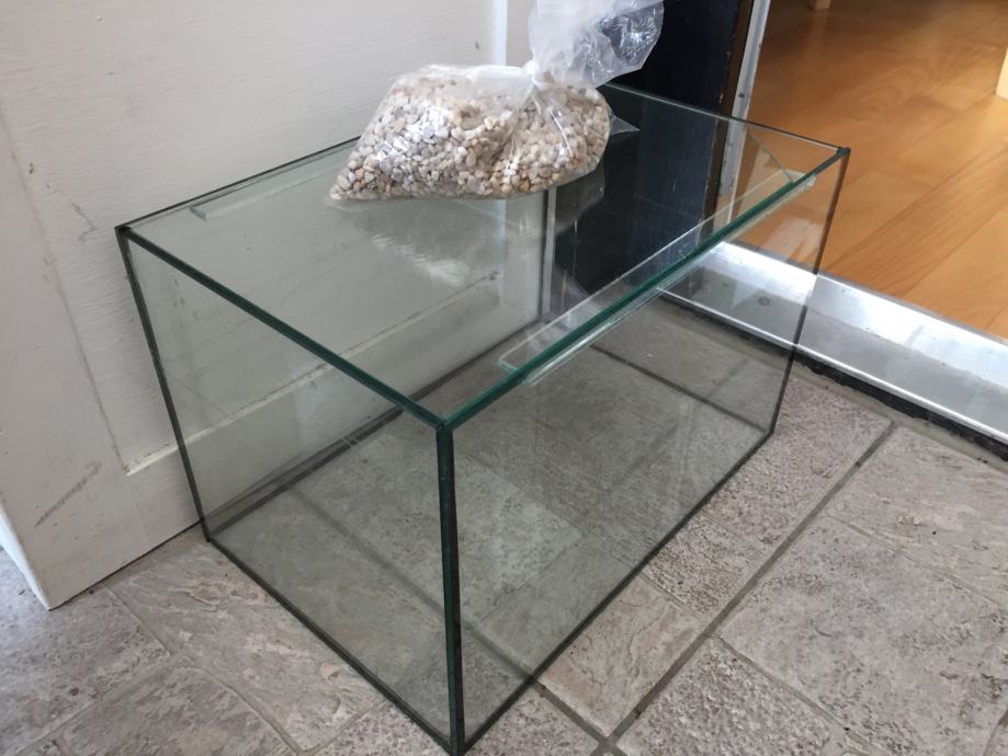Akvarij 30x20x20 Maribor