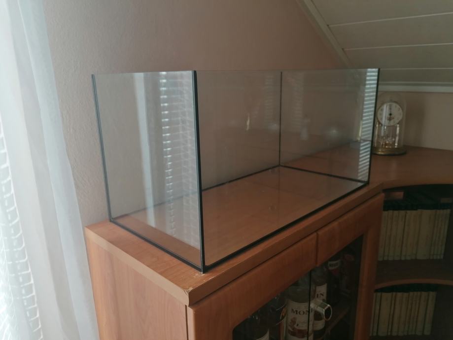 Akvarij in oprema za akvarij