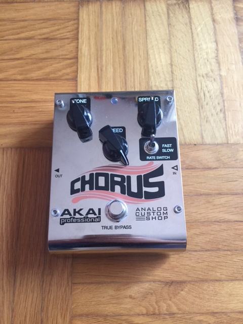 Akai chorus - menjam
