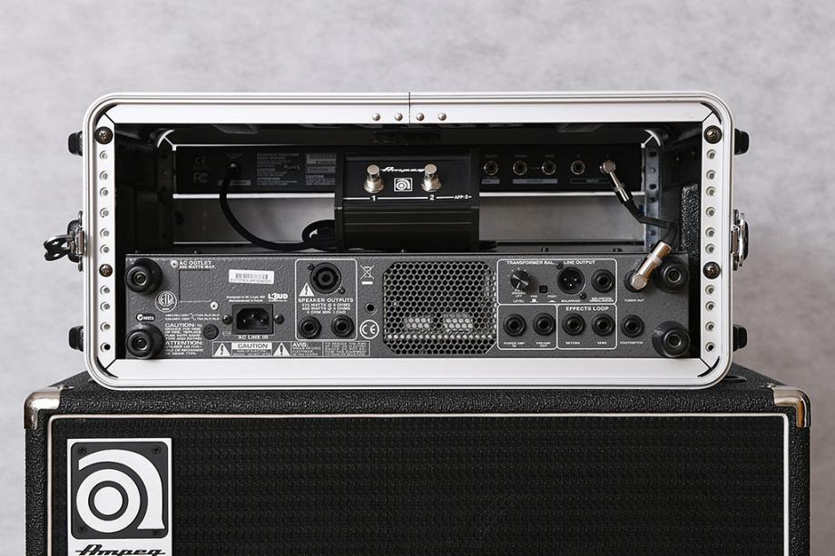 Ampeg SVT-3 PRO 450 w bas ojačevalec z Ampeg SVT 410 HLF kabinetom