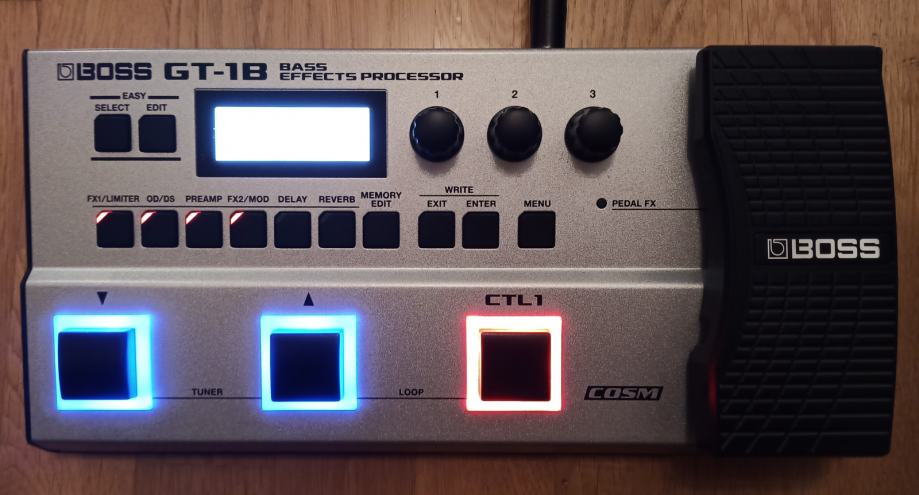 Bas efekt - multiefekt BOSS GT-1B