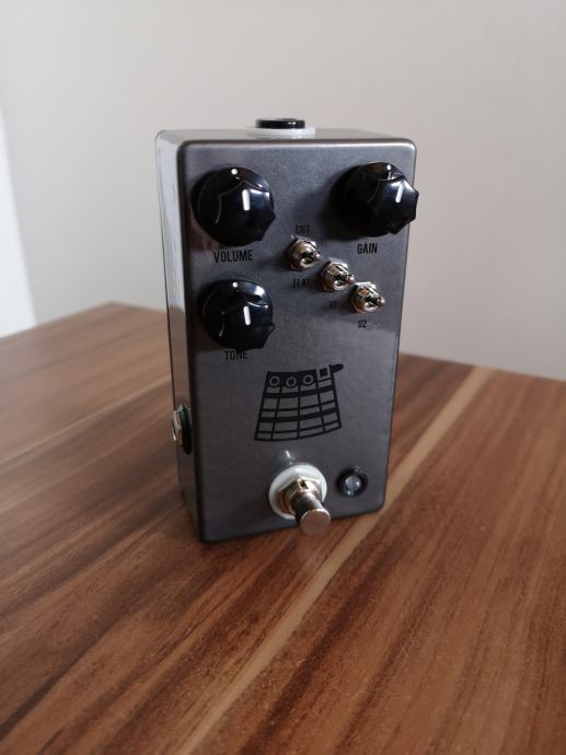 EHX Looper, Nano POG, JHS Kilt, MXR Tremolo