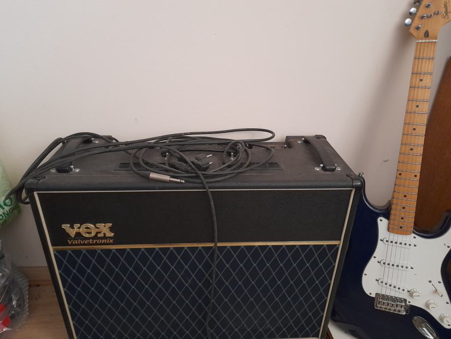 OJAČEVALEC VOX AD120VT