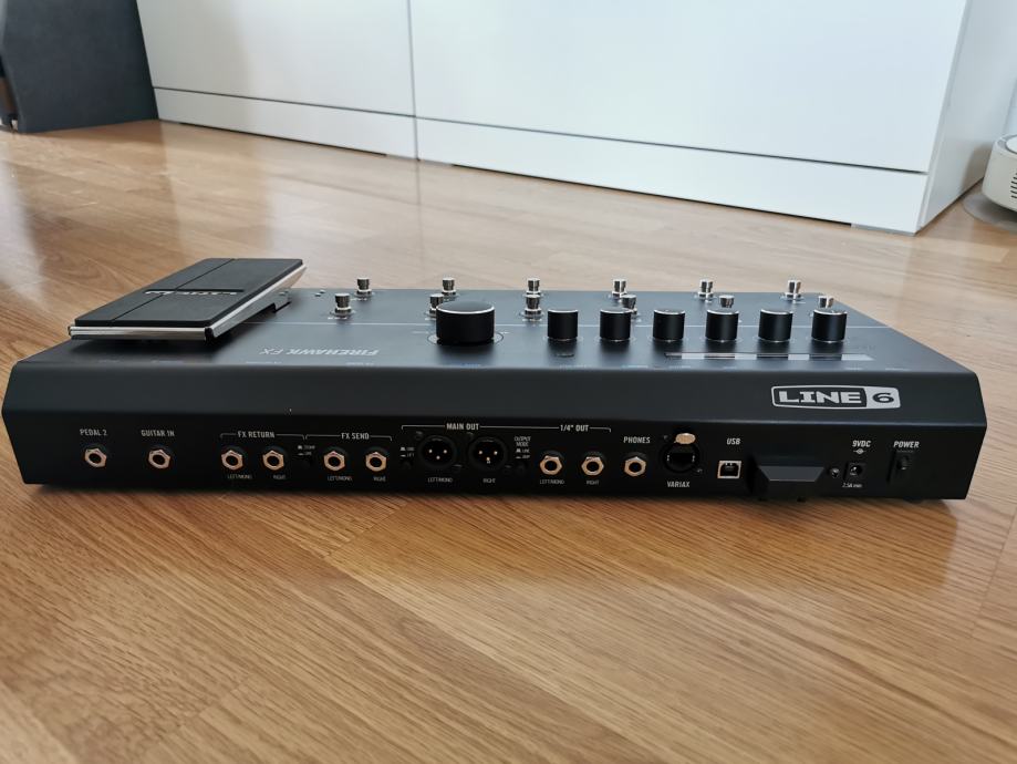 Line 6 Firehawk FX kitarski multiefekt / amp modeler