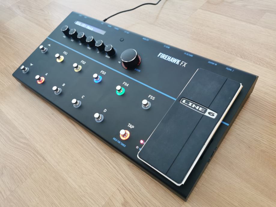 Line 6 Firehawk FX kitarski multiefekt / amp modeler