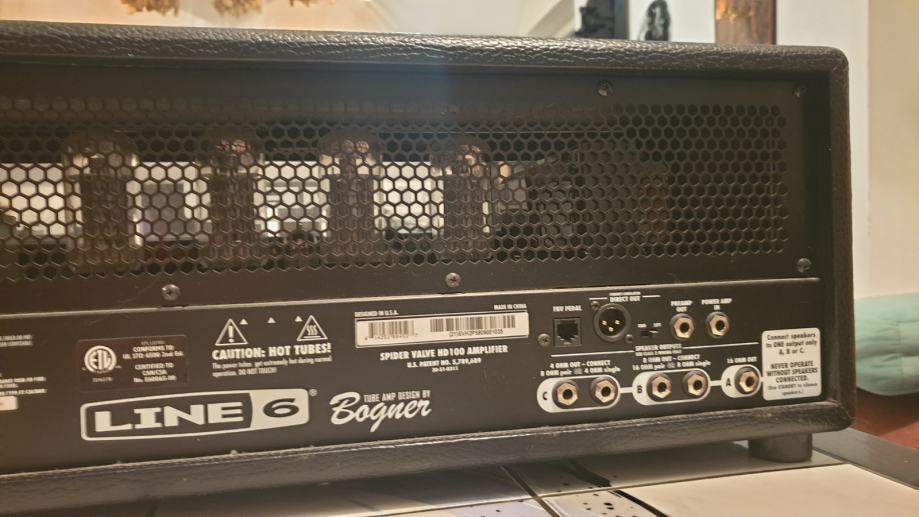 Line 6 Spider Valve HD100 100-Watt + pedalboard Line6 FBV Shortboard