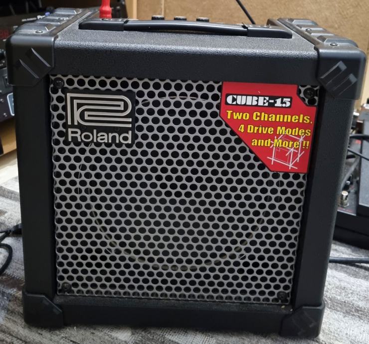 Roland Cube 15, kitarski ojačevalec