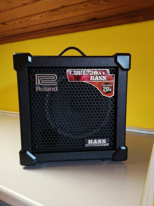 ROLAND Cube 20/XL ojacevalec za bass kitaro