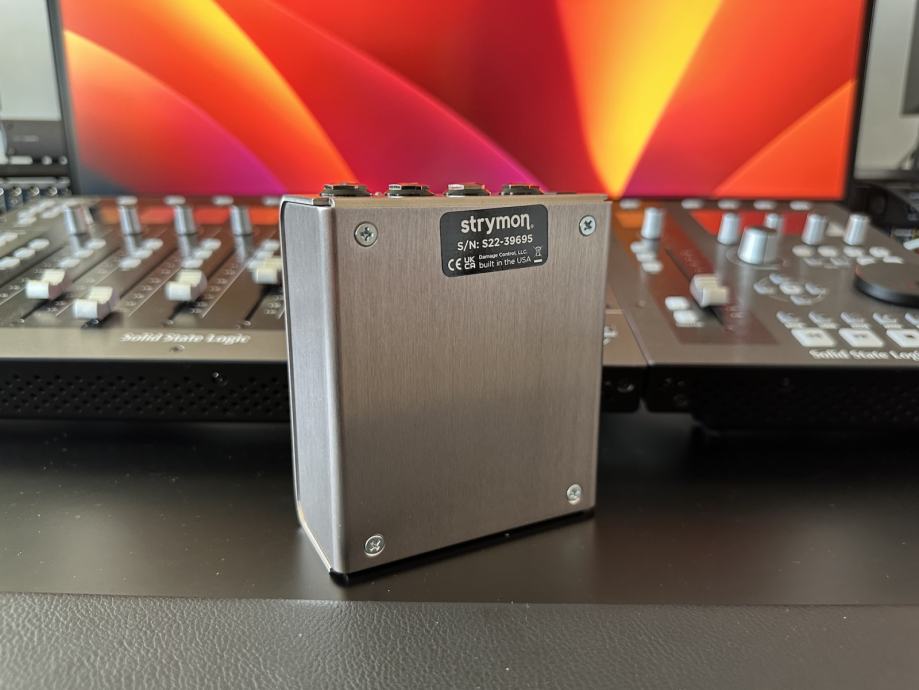 Strymon Deco V2 Tape Saturation & Doubletracker Guitar Pedal