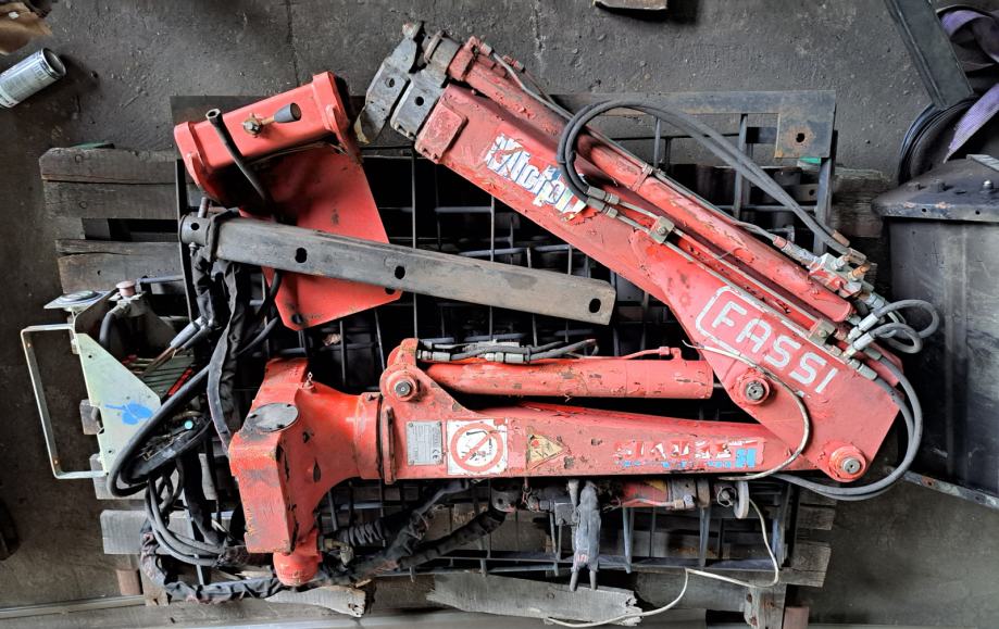 Fassi Dvigalo za Vozila M10A.12 letnik 2003