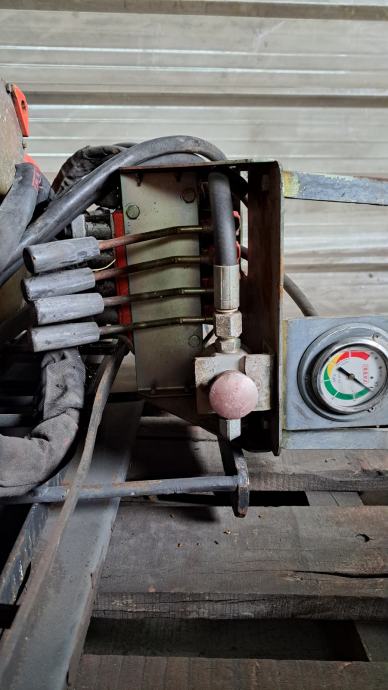 Fassi Dvigalo za Vozila M10A.12 letnik 2003