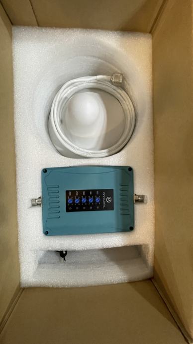 LTE/GSM Repeater 800/900/1800/2100/2600MHz Ojačevalec
