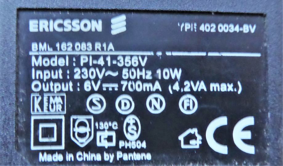 Prodam polnilec Ericsson BML 162 083 R1A original.