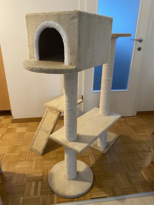Mačje drevo z lestvijo/ praskalnik