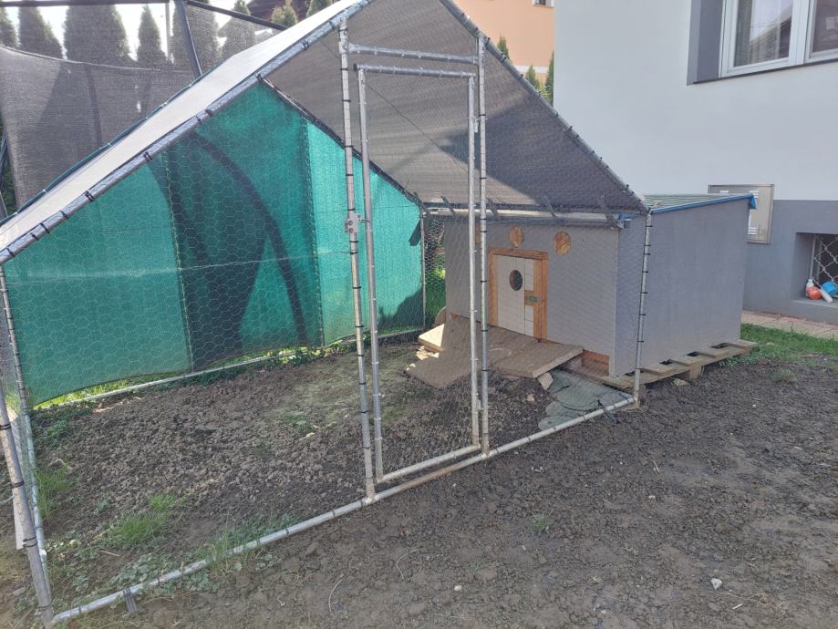 Kokošnjak zunanji 2,75m x 2m x 1,92m