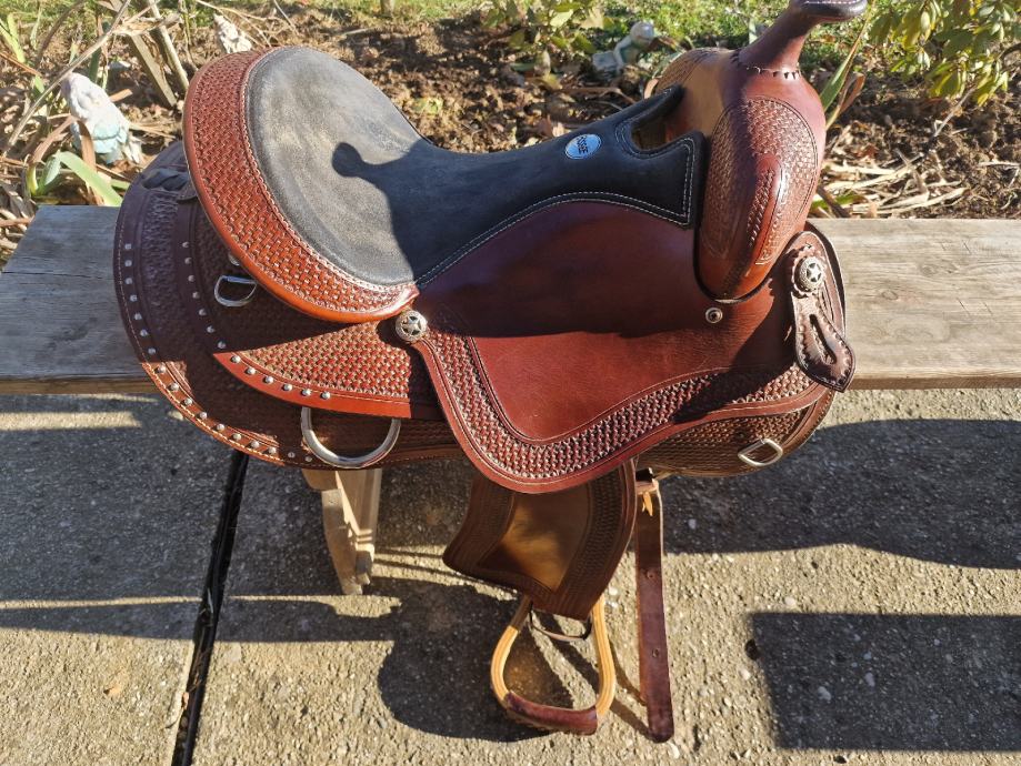 Western sedlo 16 za širšega konja 450€