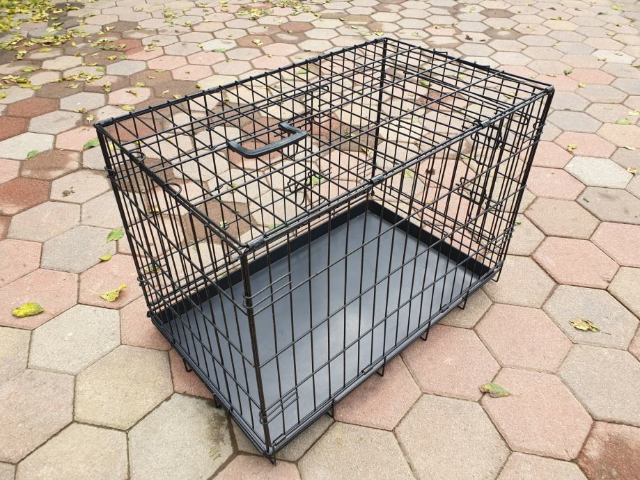 kovinski boks za psa