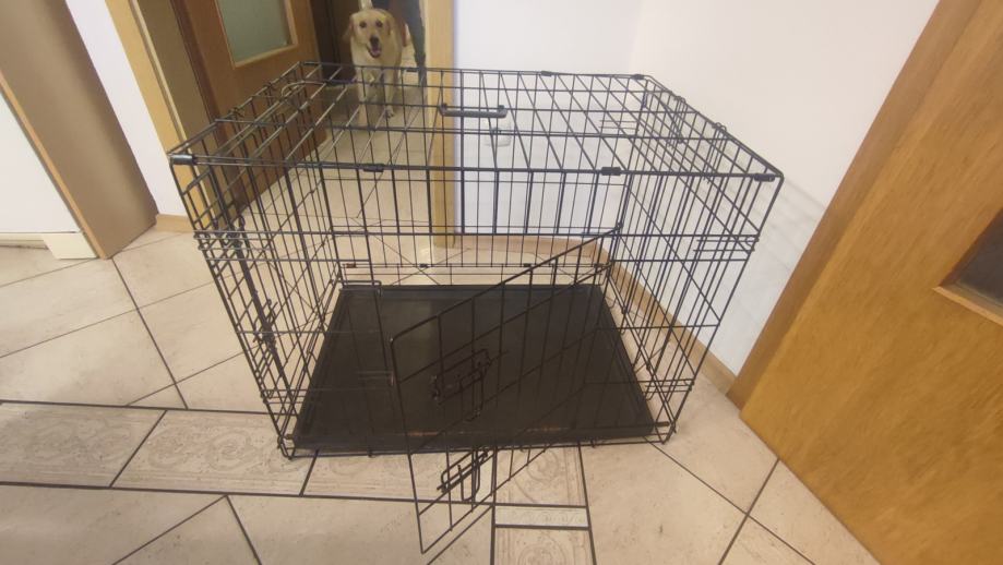 Kovinski boks za psa