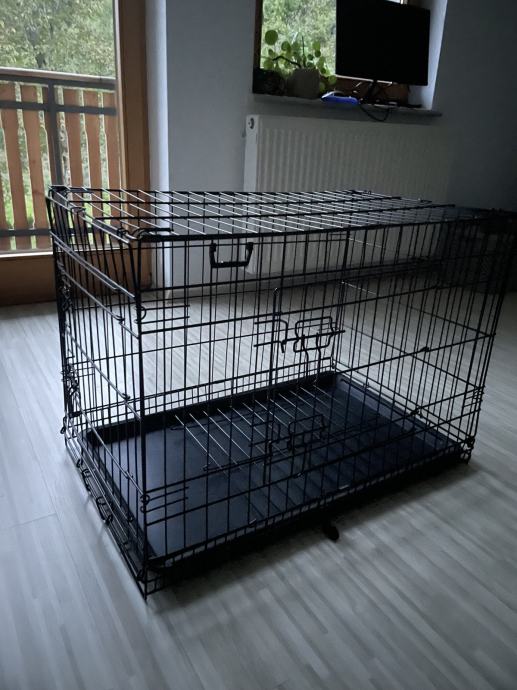 Kovinski boks za psa