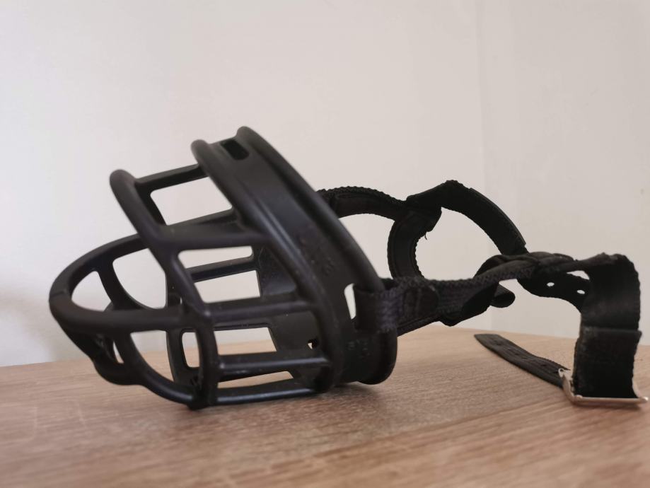 Nagobčnik Baskerville Ultra - velikost 4