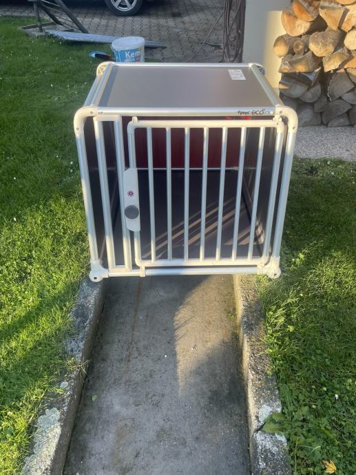 prodam box za prevoz psa