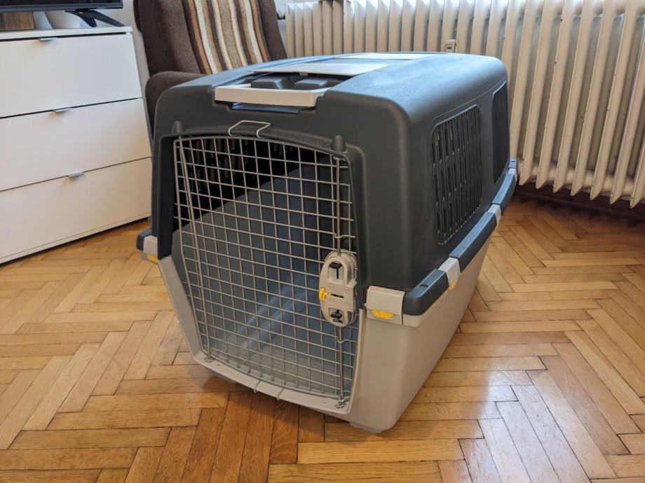 Prodam transportni boks za psa