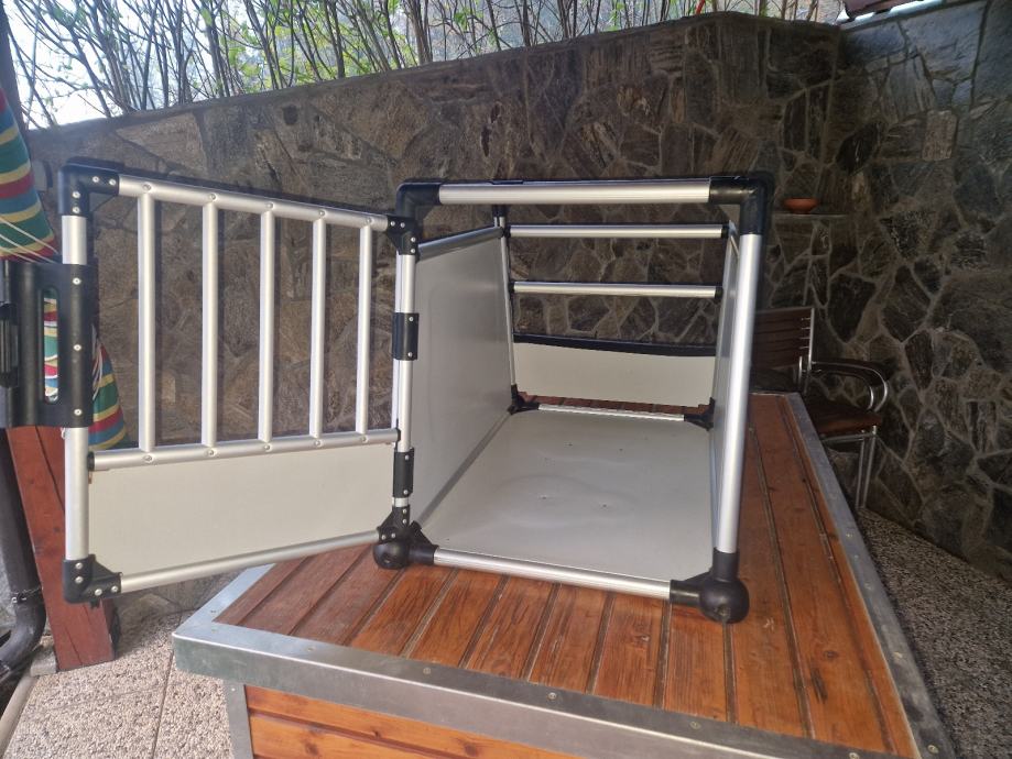 Transportni boks za psa