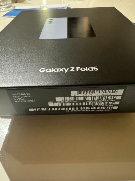 Samsung Galaxy Z Fold5 256 GB novo