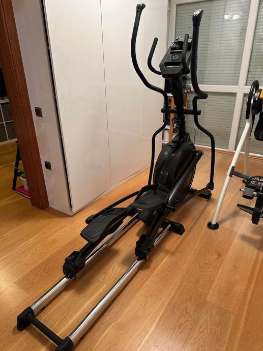 Profesionalni Kettler Orbitrek Skyline stepper (zložljiv, s kolesi)