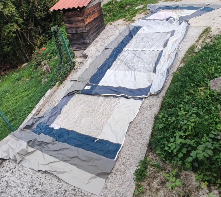 Adria 450, baldahin, predprostor