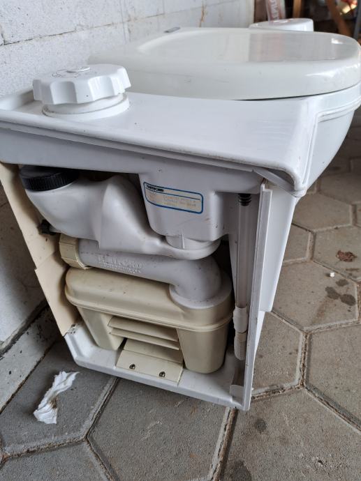 Vgradni kemični WC Thethford za kamper ali prikolico