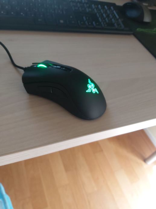 Razer DeathAdder V2 gaming miška (garancija - aktivna)