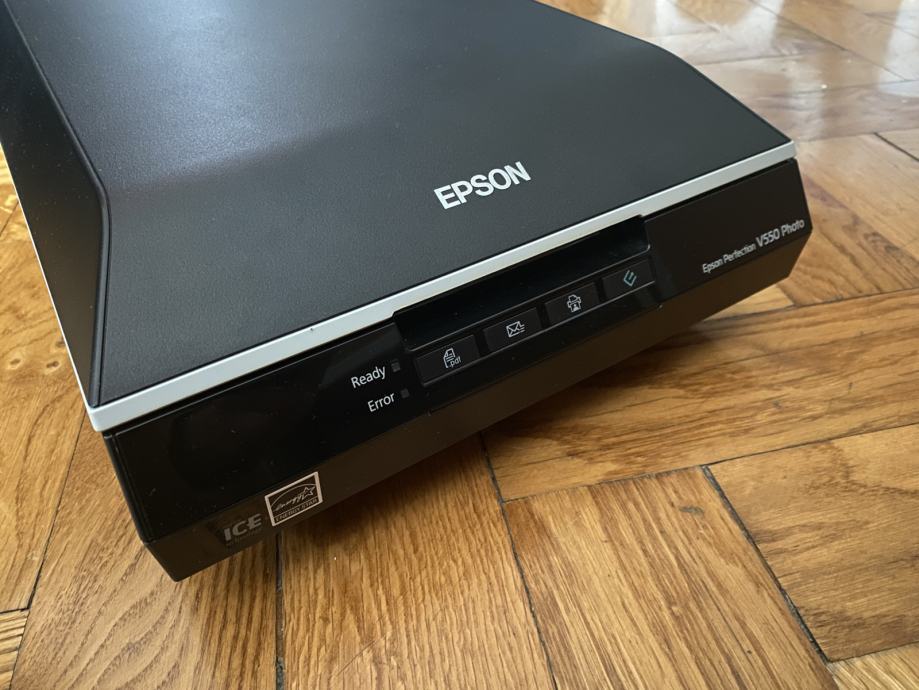 Epson V550 - Photo Scanner