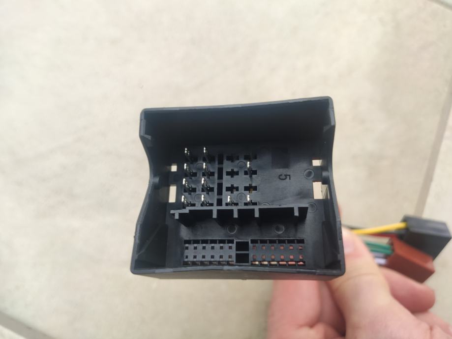 CITROEN PEUGEOT AVTORADIO UNIVERZALNI ISO ADAPTER KONEKTOR PRETVORNIK