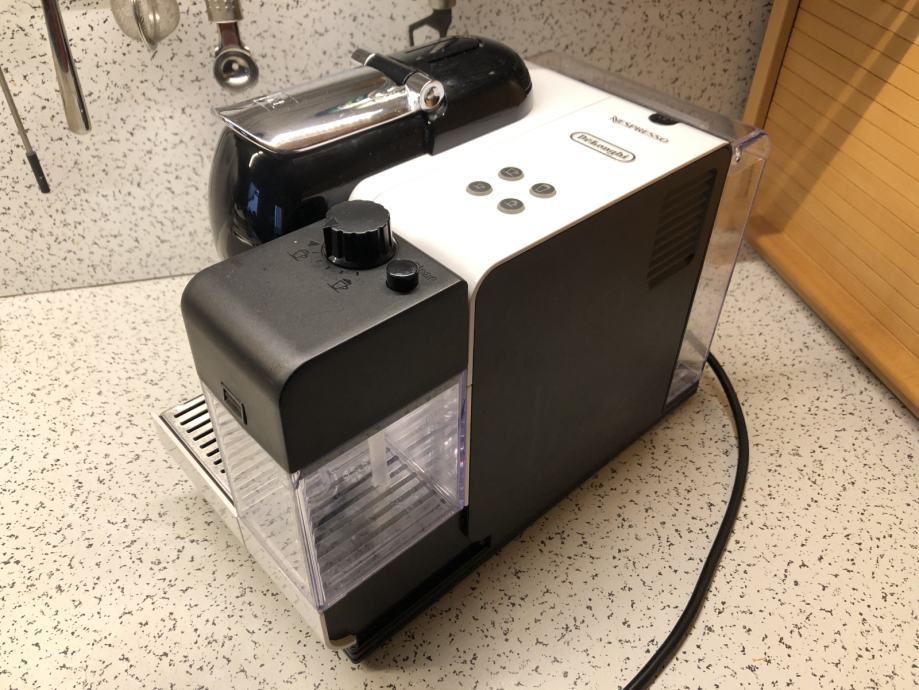 Delonghi Nespresso Lattissima Plus EN520 PW