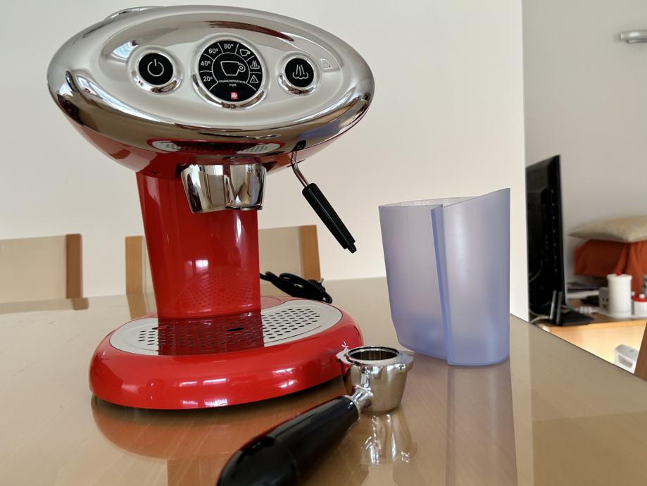 Illy kavomat FrancisFrancis! X7.1 rdeč, kot nov