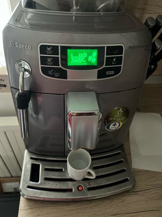 Kavni avtomat Saeco - sproti melje