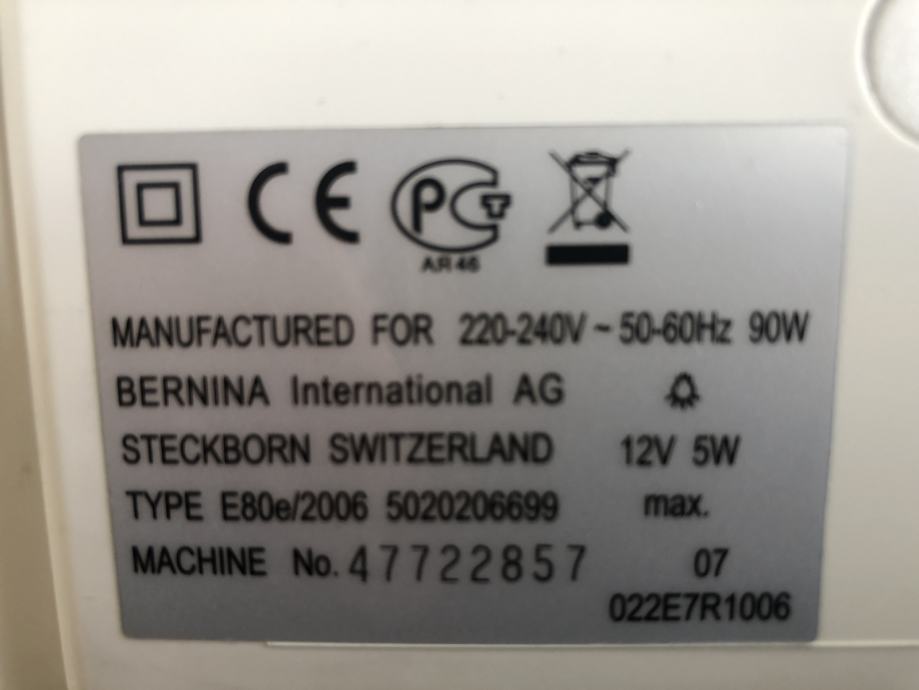 Šivalni stroj Bernette E80e