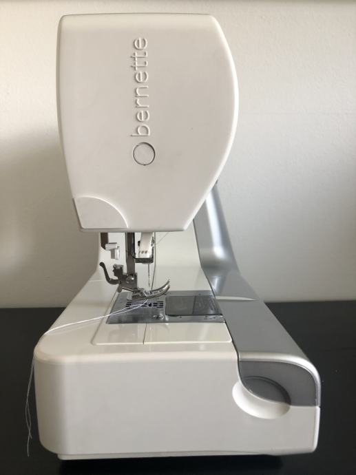 Šivalni stroj Bernette E80e