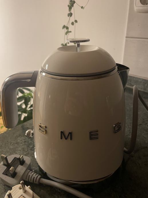 Smeg Grelec/kuhalnik vode KLF05WHEU