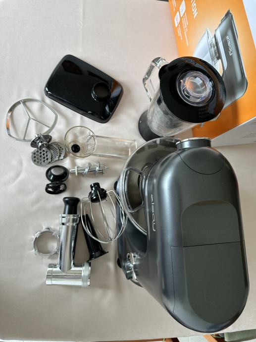 Večfunkcijski robot ELSAY CY-621 1300W