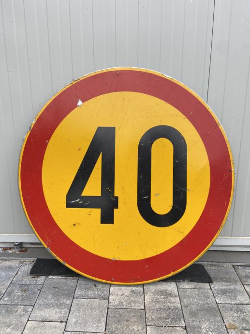 Prometni znak omejitev 40