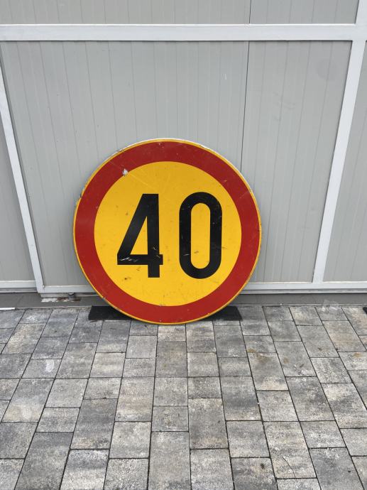 Prometni znak omejitev 40